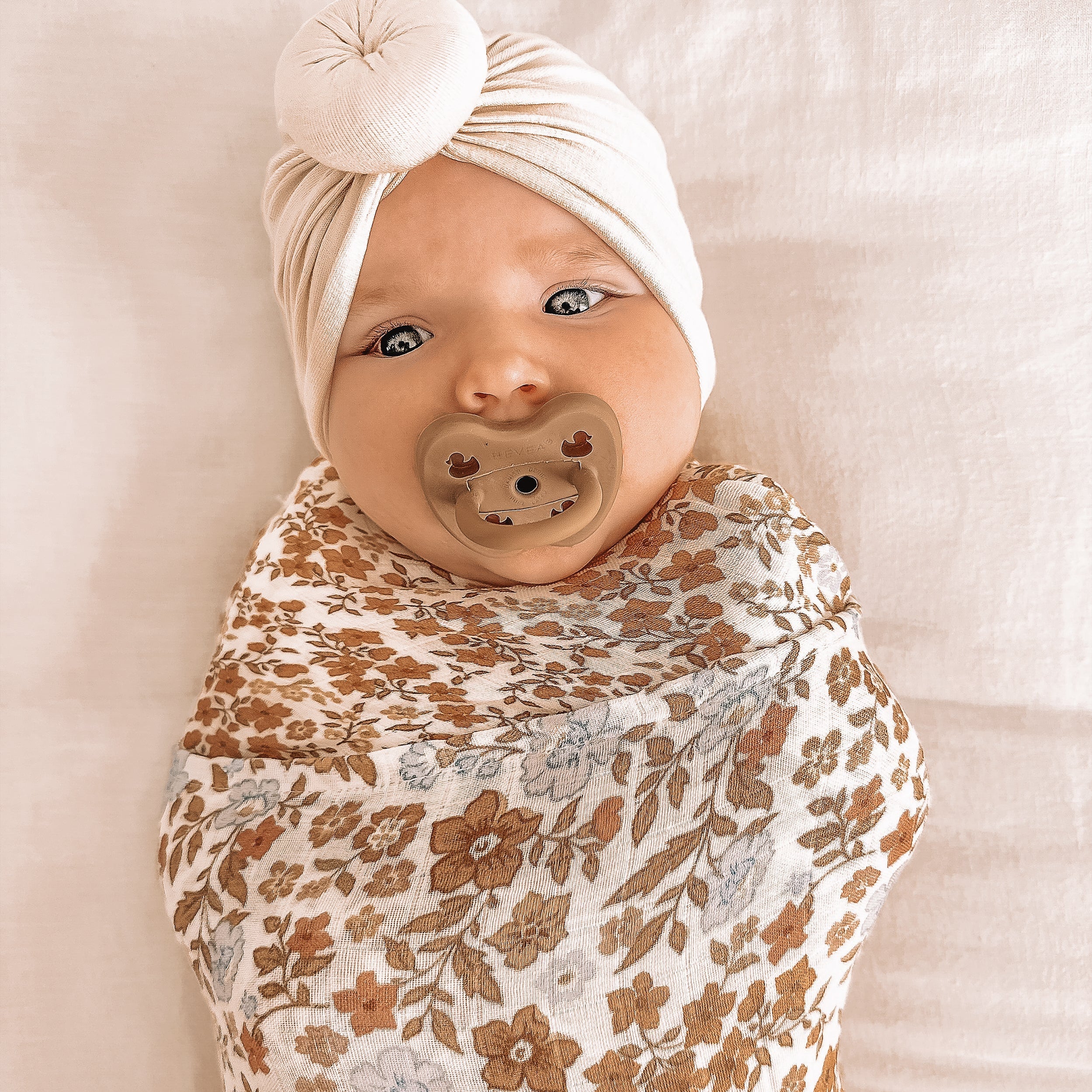 Broderie Organic Muslin Wrap Swaddle– Fox & Fallow